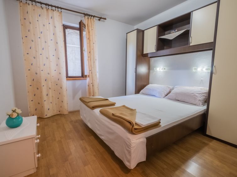 1820396 - Senj
