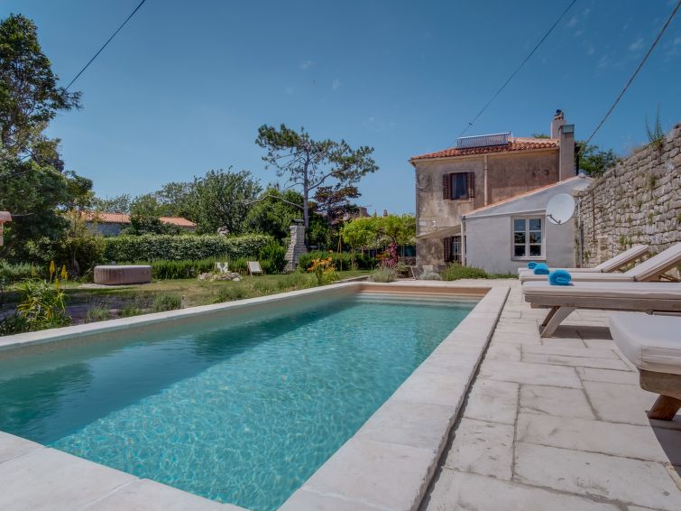 In Osor Mit Privatem Pool - Nerezine