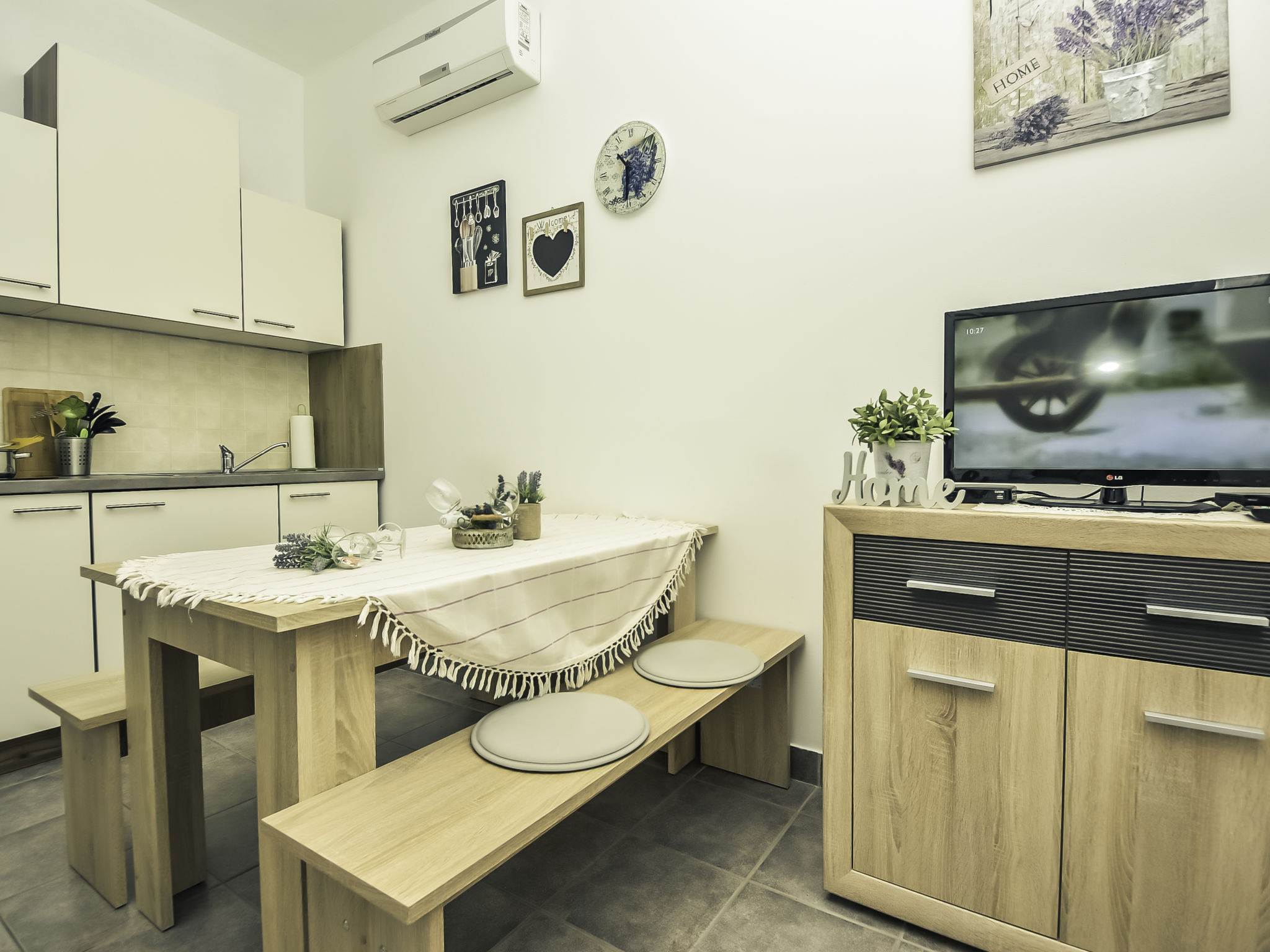 Snježana - Karlobag