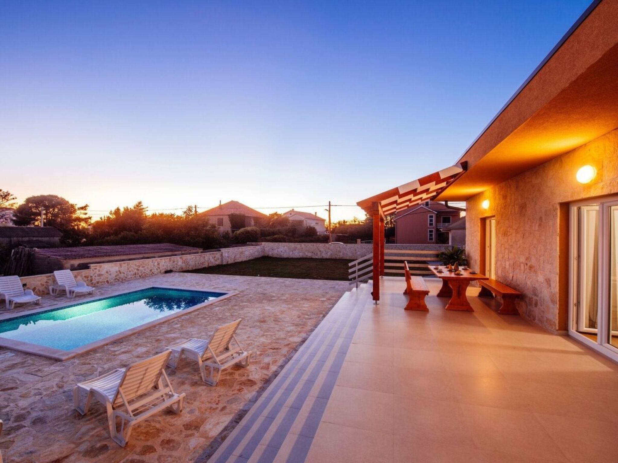 Ana Dreams - Von Ta Leut Agency - Privlaka