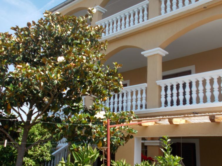 Appartement Maksan Im 2. Stock Mit Einer Terrasse - Tisno