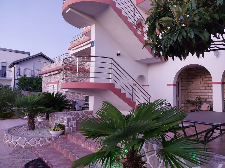 Wohnung In Pirovac Mit Terrasse, Garten Und Grill - Tisno