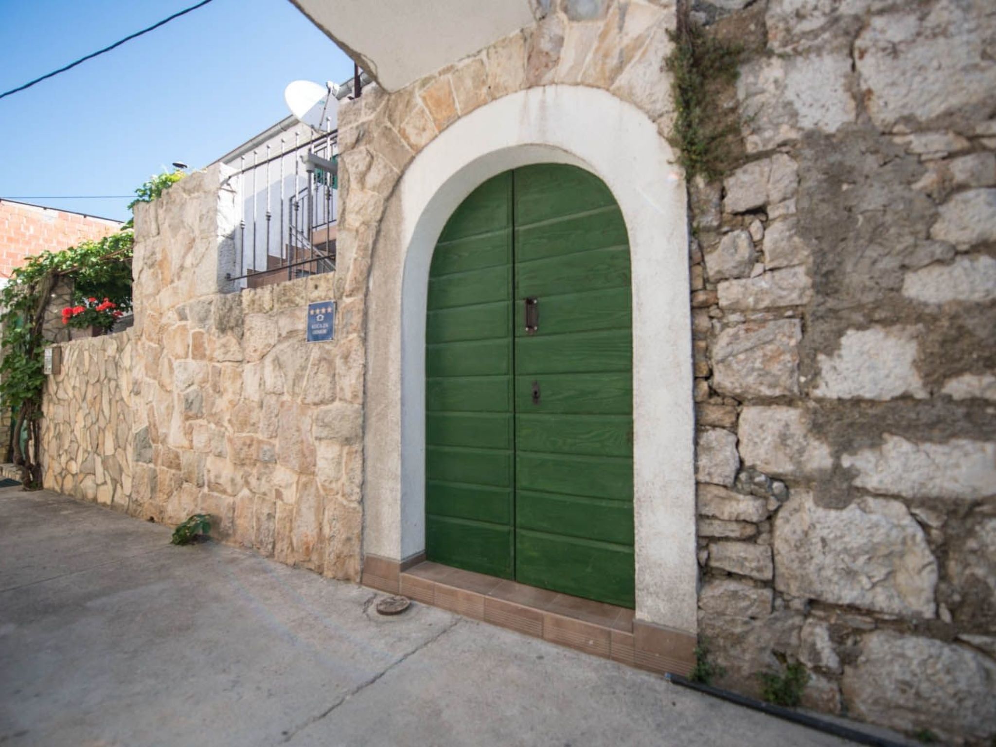 "Hanna" Mit Blick Auf Das Wasser - Murter