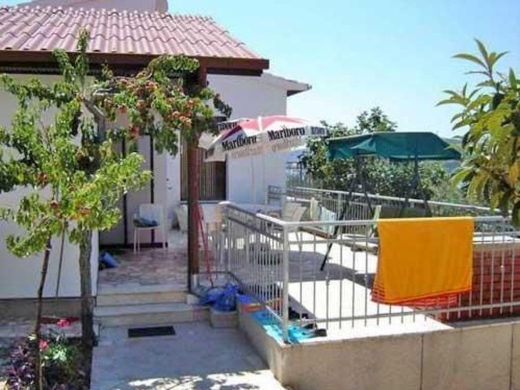 Sunara Mit Terrasse Und Kinderpool - Sevid