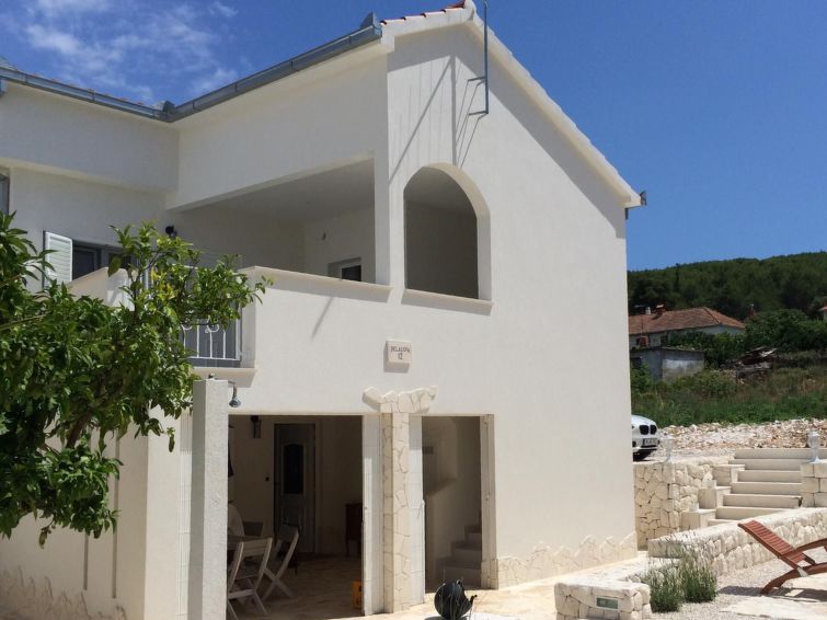 Finca Mit Blick Auf Das Wasser - Arbanija