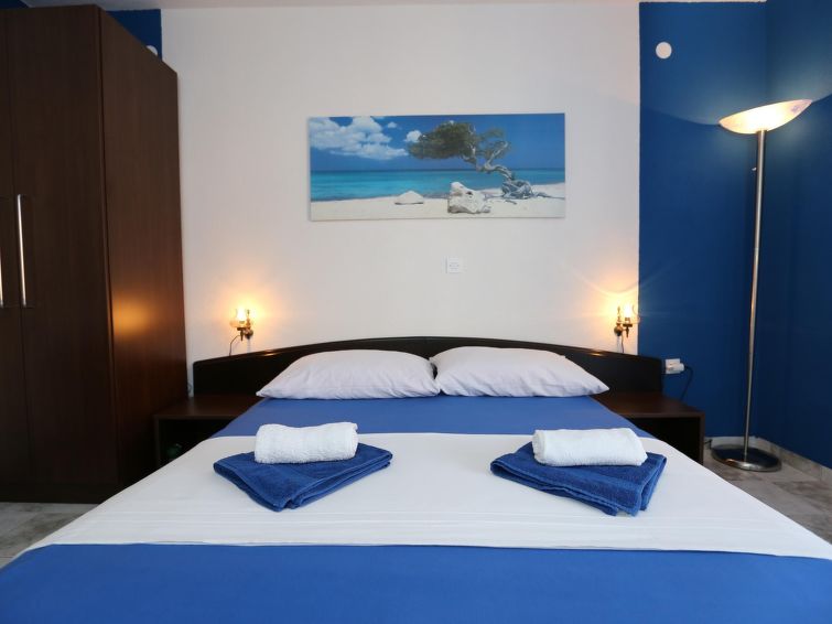 Villa Mediteran, Kleine Ferienwohnung Mit Balkon - Hvar
