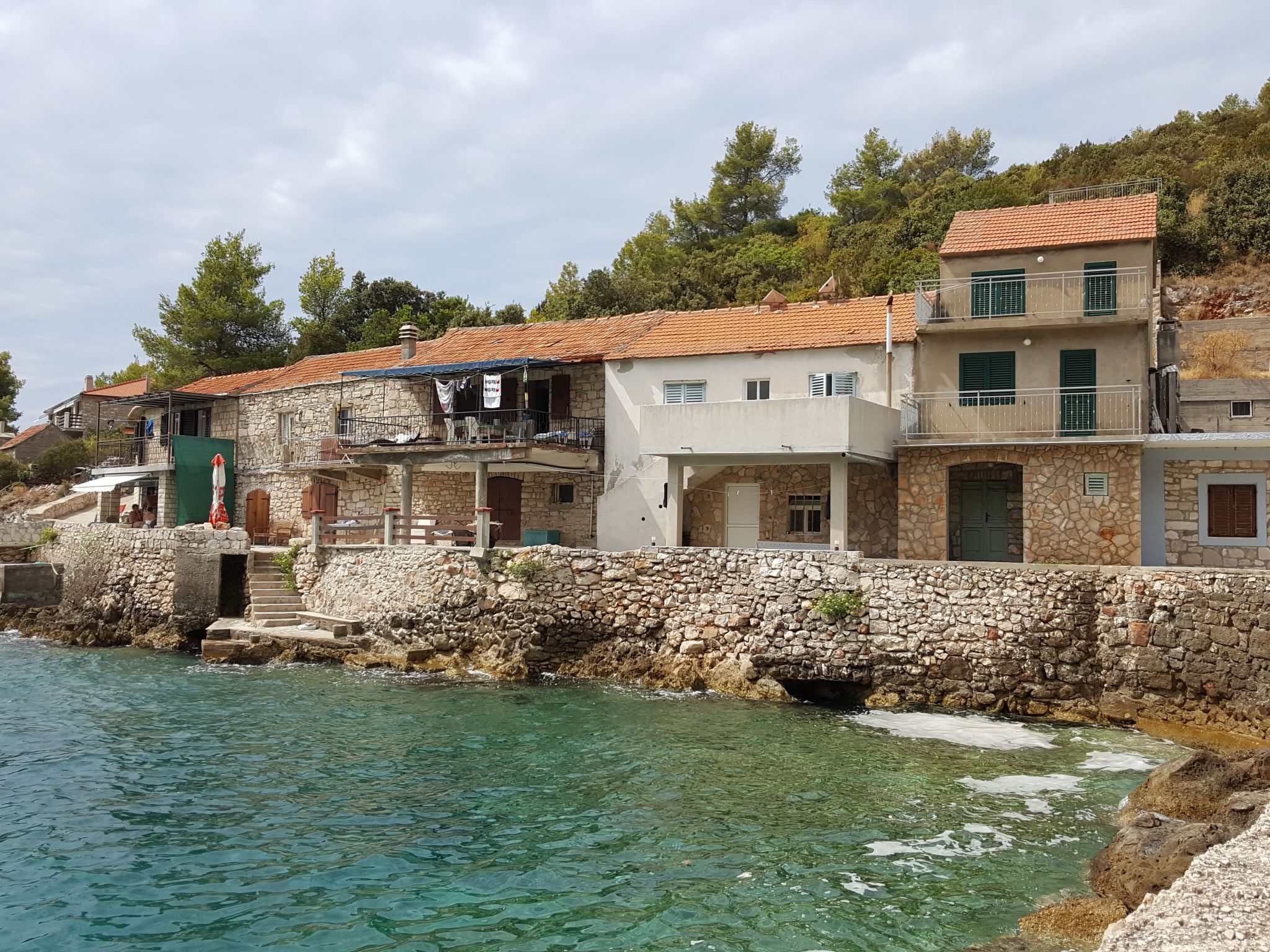 Weißes Haus Robinson Mit Bbq Und Terrasse - Hvar