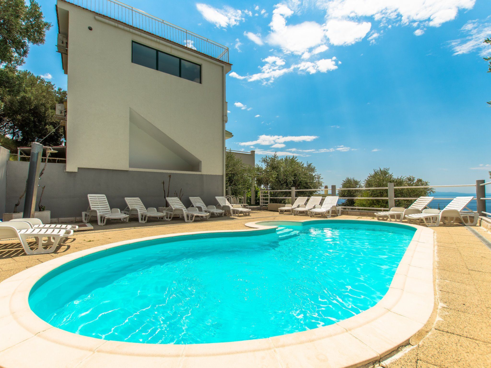 Ozzi Mit Privatem Pool - Makarska