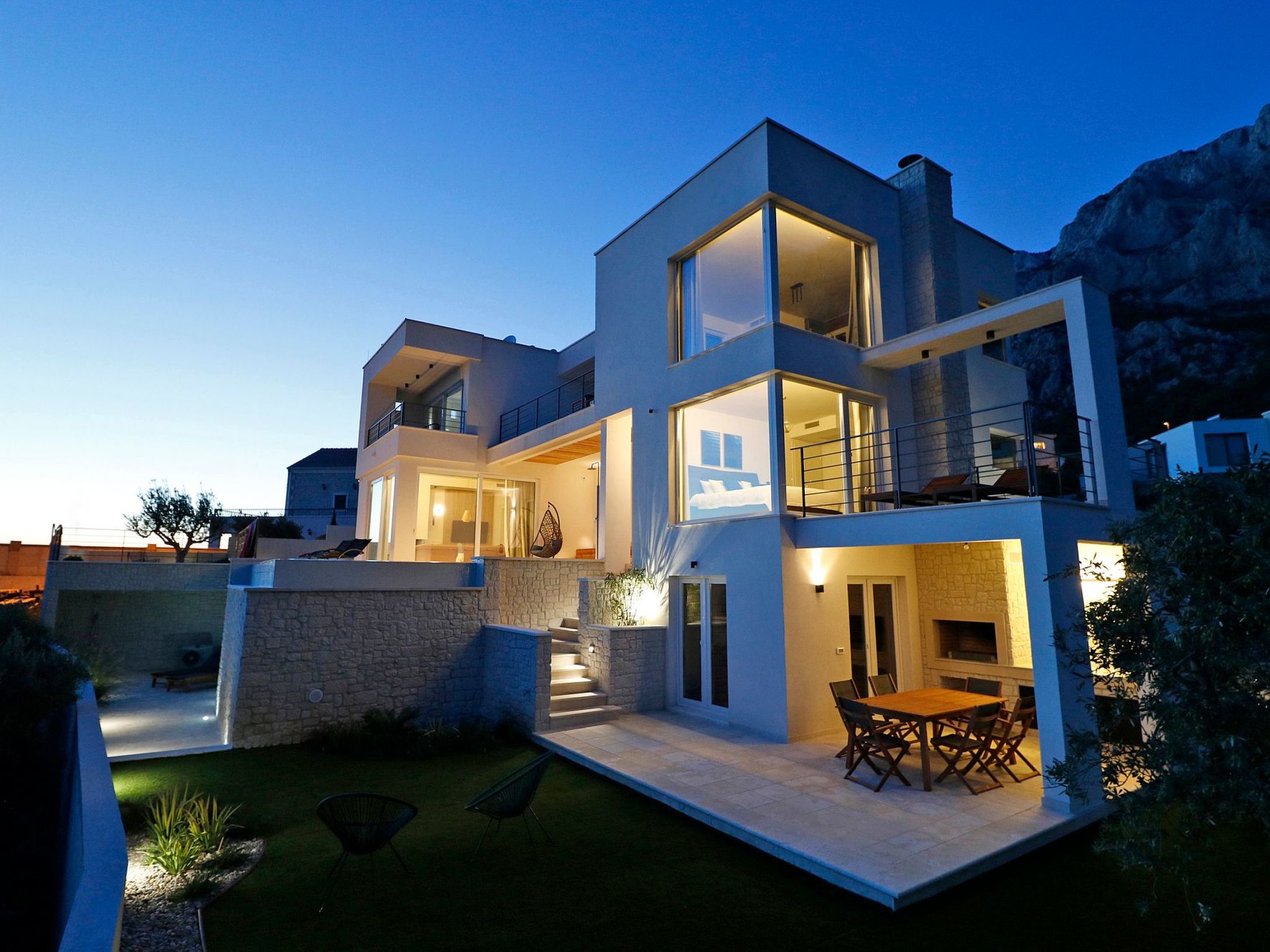 Moderne Villa Mit Infinity-pool Im Bergdorf Veliko Brdo - Makarska