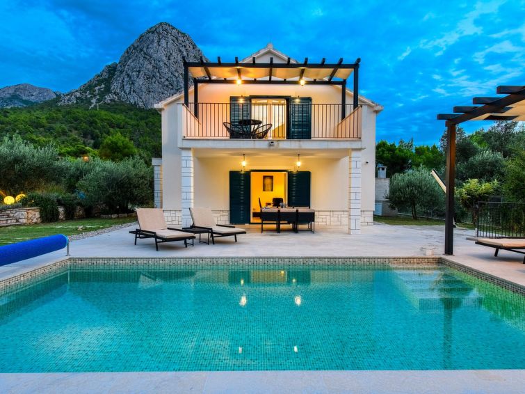 Alleinstehendes Ferienhaus Mit Pool Und Drei Sch - Podaca