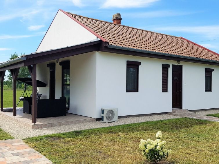 Schönes Ferienhaus Für 4 In Balatonkeresztúr - Balatonfenyves