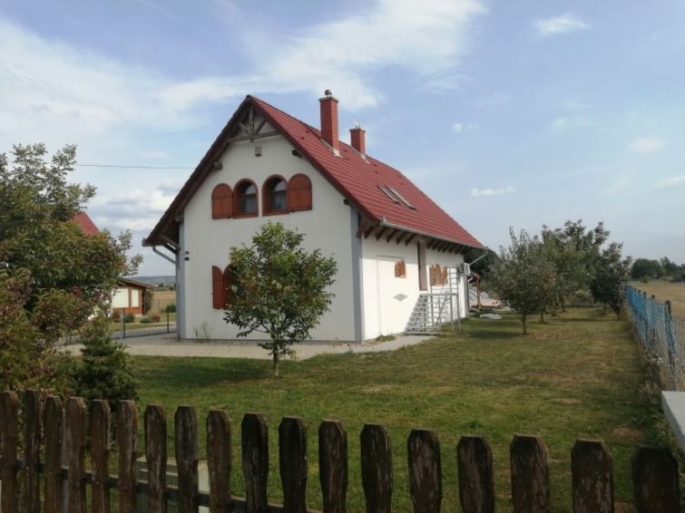 Schöne Ferienwohnung In Ruhiger Lage - Lake Balaton