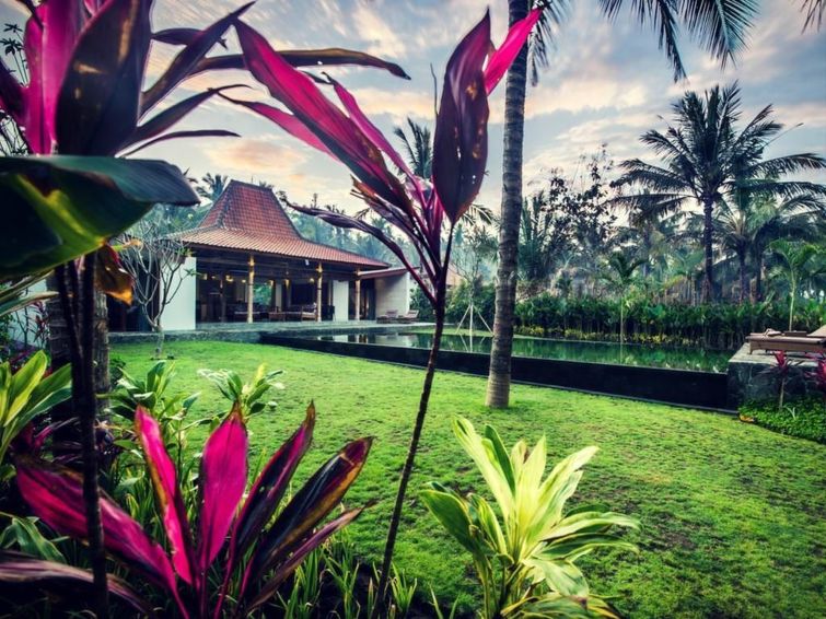 Villa Mit Blick Auf Das Wasser - Bali