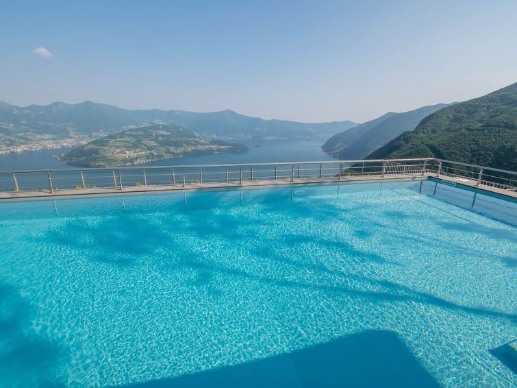 Wohnung Mit Panaoramaterrasse Und Pool - Iseo