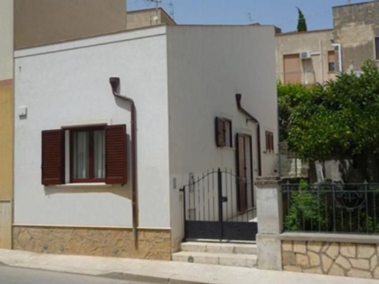 Wohnung In Custonaci Mit Kleinem Garten - Custonaci