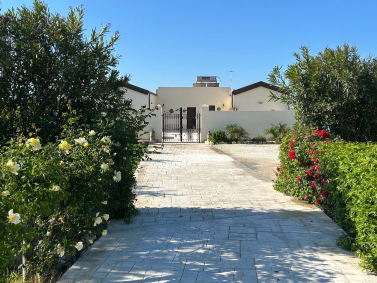 Wohnung In Noto Mit Terrasse, Gemeinsamem Pool Und Garten - San Lorenzo