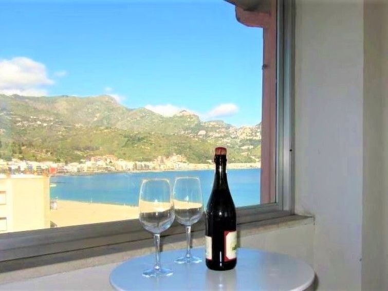 Mit Wasserblick - Giardini-Naxos