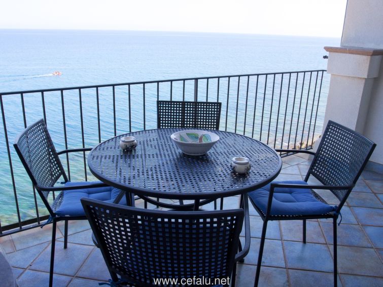 Lara-terrasse - Cefalù