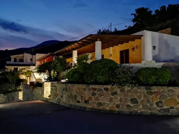 Wohnung 'Ginestra' Mit Terrasse - Lipari