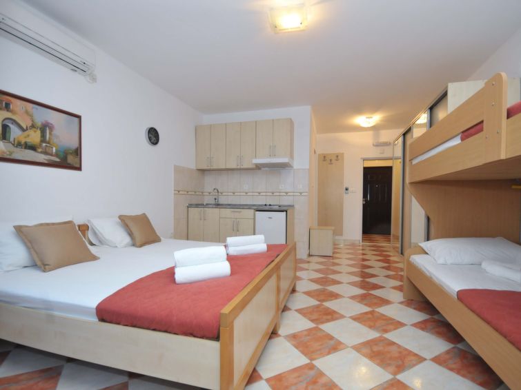 Charmante Wohnung In Centar Mit Französischem Balkon - Budva