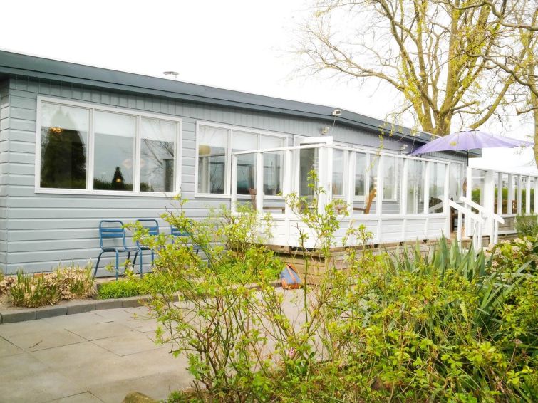 In Anjum Mit Sauna, Garten Und Terrasse - Ameland