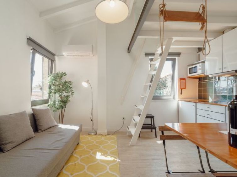 Mezzanine Stylish Apartment P By Vacationy - Baguim do Monte