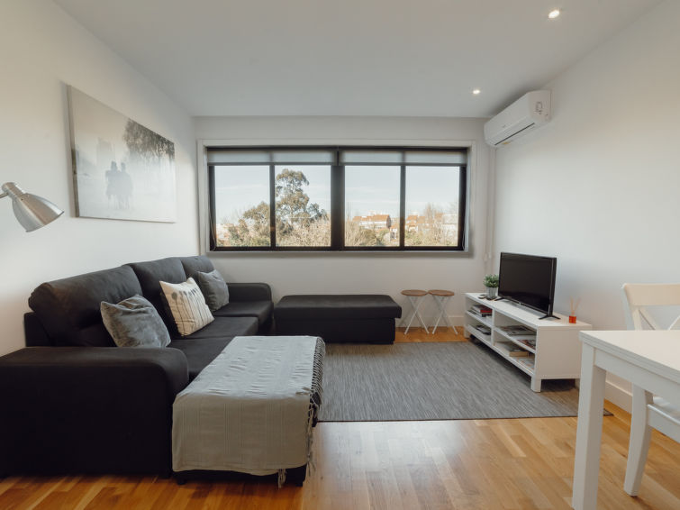 Downtown Stylish Apartment & Garage By Vacationy - Matosinhos