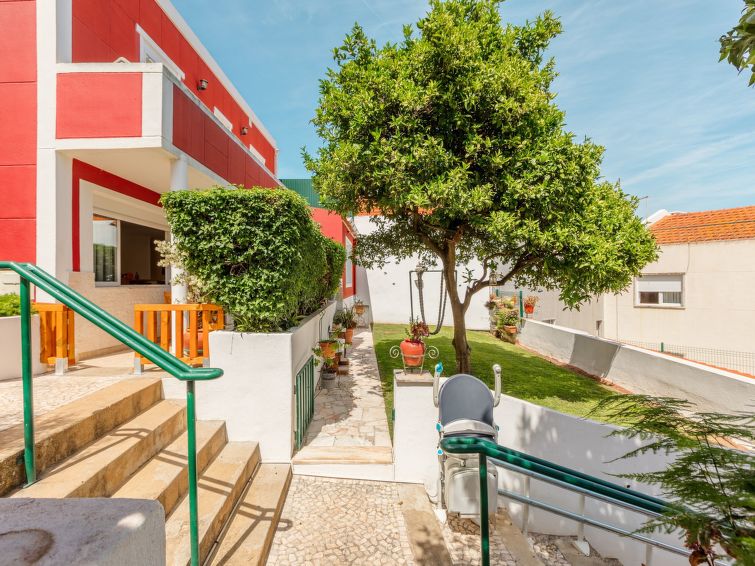 In Algés Mit Kleinem Gemeinsamem Pool - Oeiras