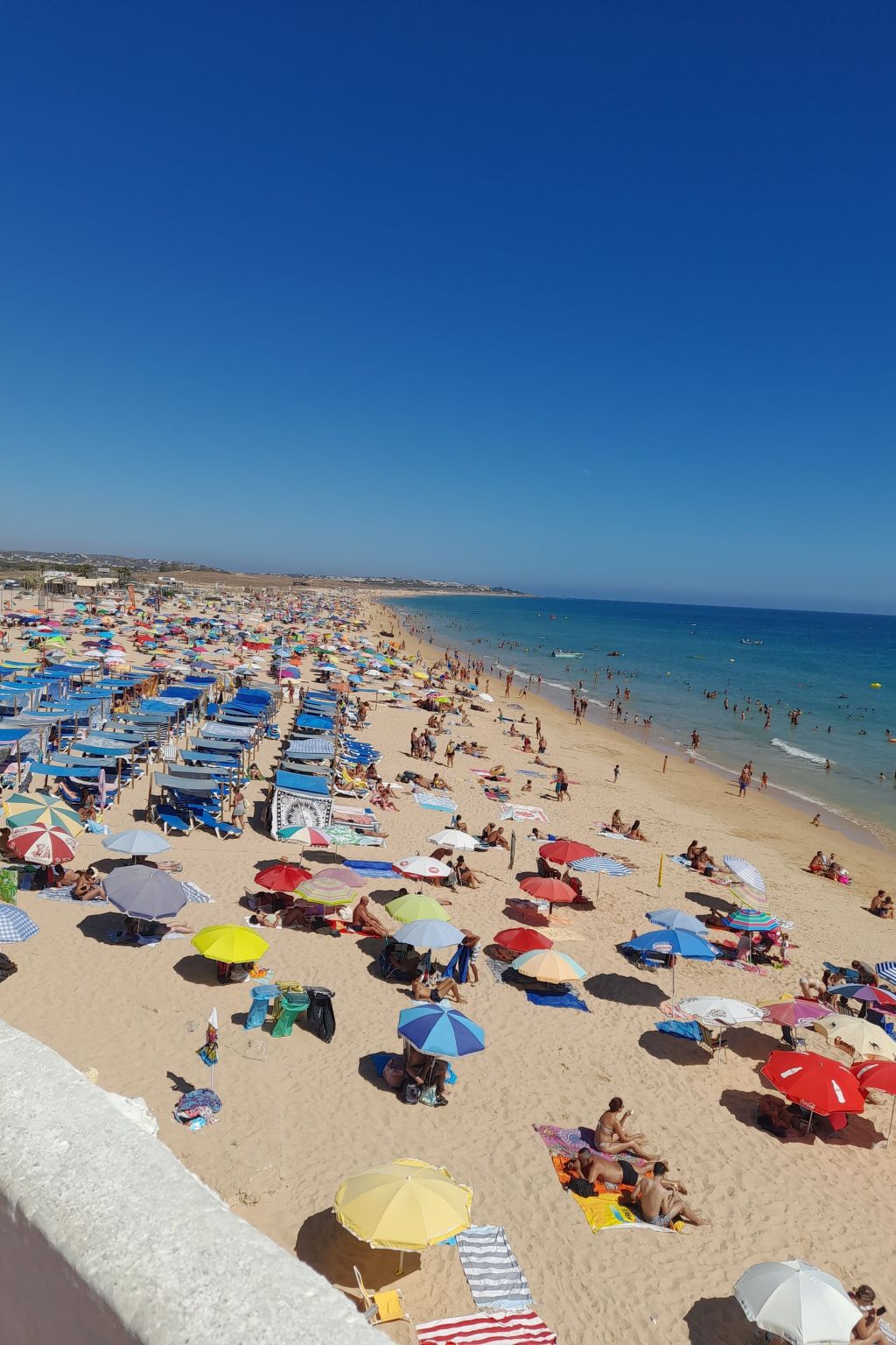 Tropical Apartment Armacao de Pera 200 Meter vom Strand entfernt ...