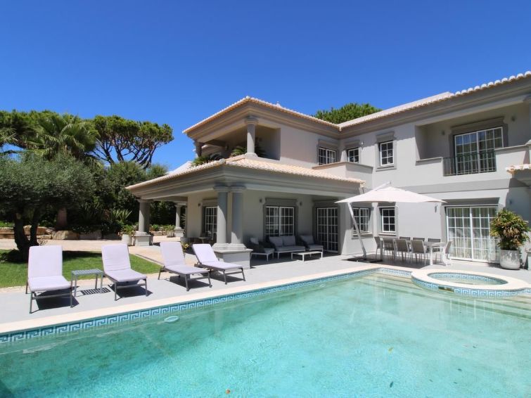 In Almancil Mit Garten, Grill Und Terrasse - Faro