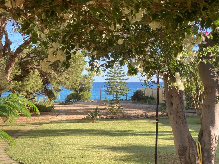 In Vila Baleira Mit Garten - Porto Santo