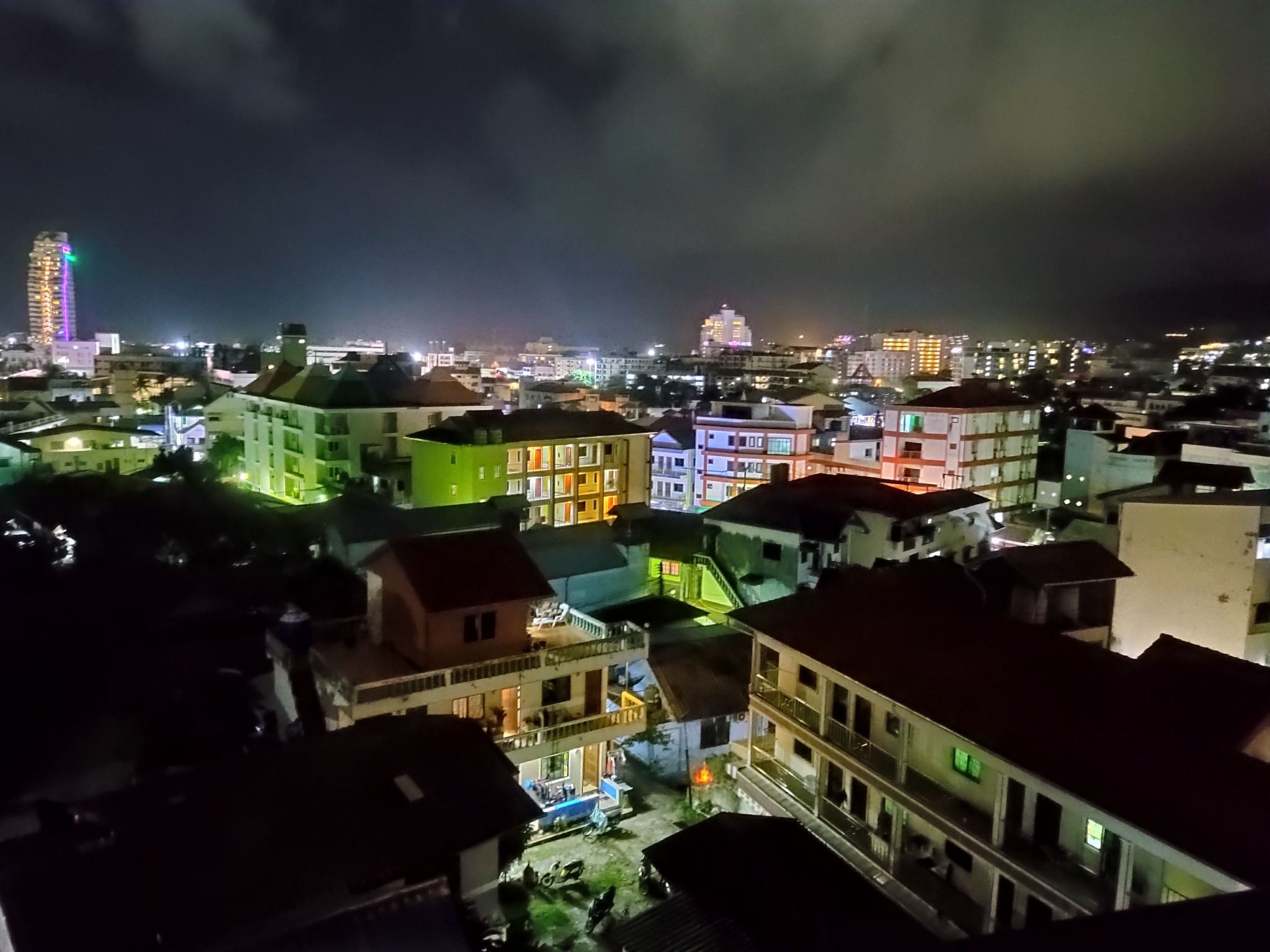 Wazzas Patong Apartment, Smart-tv Und Schnelles Wifi - Patong Beach