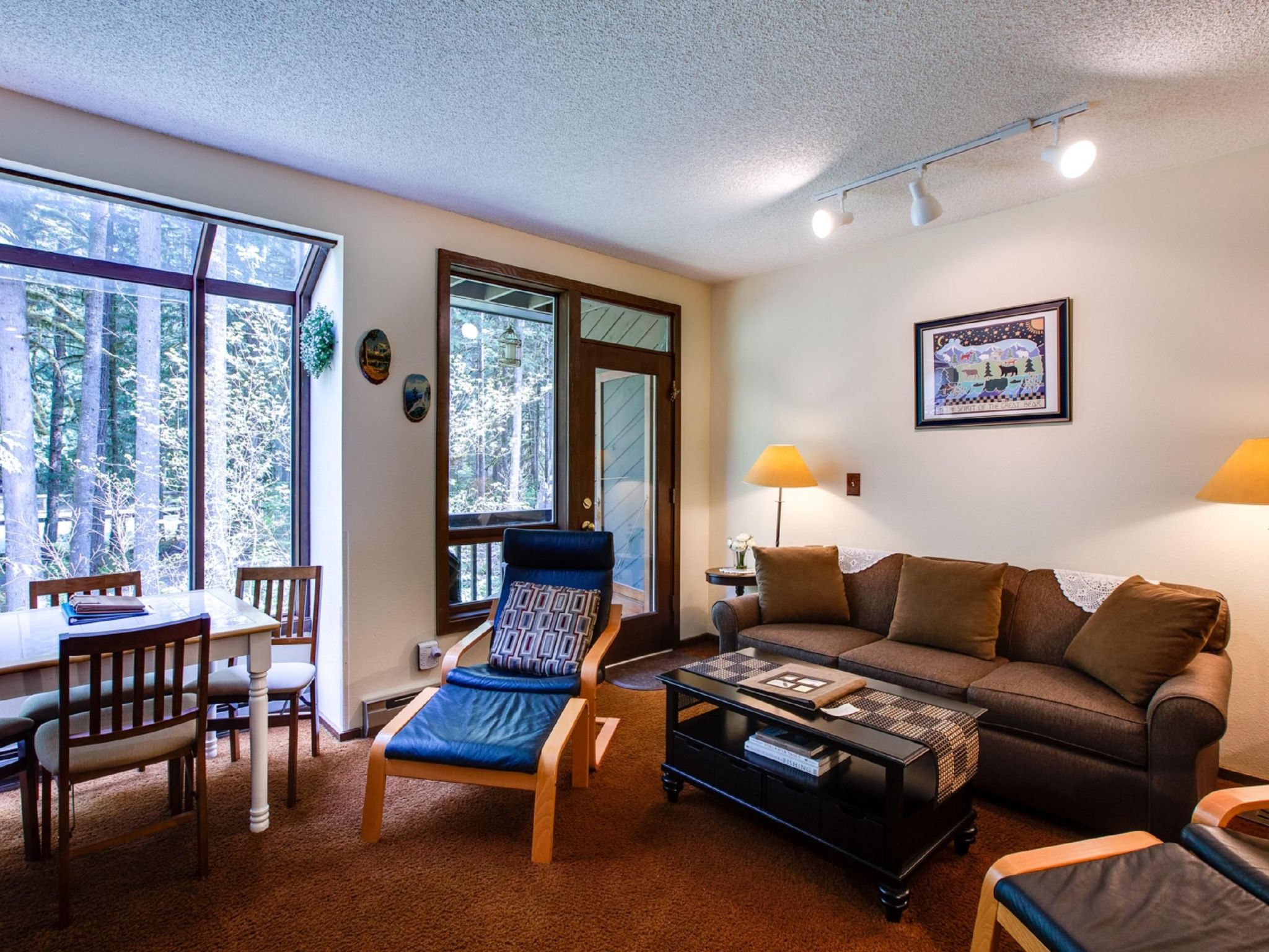 Erdgeschoss-eigentumswohnung Mit Tollen Annehmlichkeiten - Glacier, WA